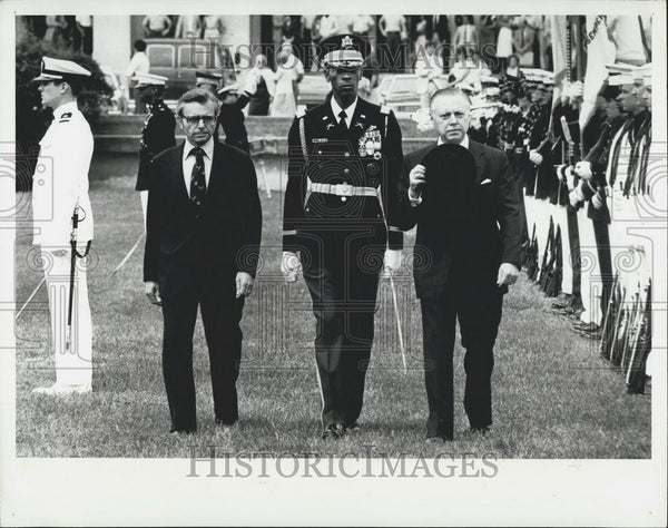 Press Photo US Sec of Def Frank C. Carlucci &Turkish Haluk Bayulken ...