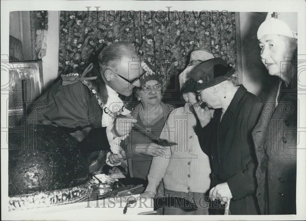 1961 Press Photo Sir Frederick Hoare the Lord Mayor at the Three Snore ...