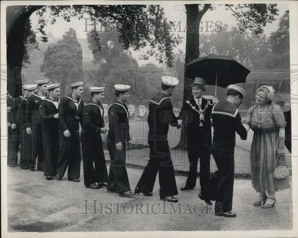 Foreign naval personnel received by the Mayor and Mayoress of Portsm ...