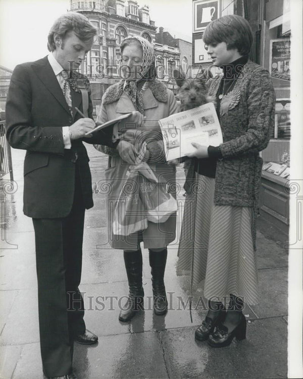 Lady Jane Wellesley Helps Her Brother In His Election Campaign 1974 ...