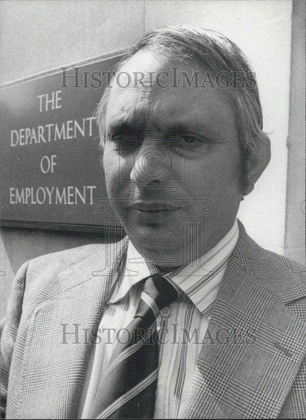 George Ward Manage Director , Grunwick Film Processing Factory 1977 ...