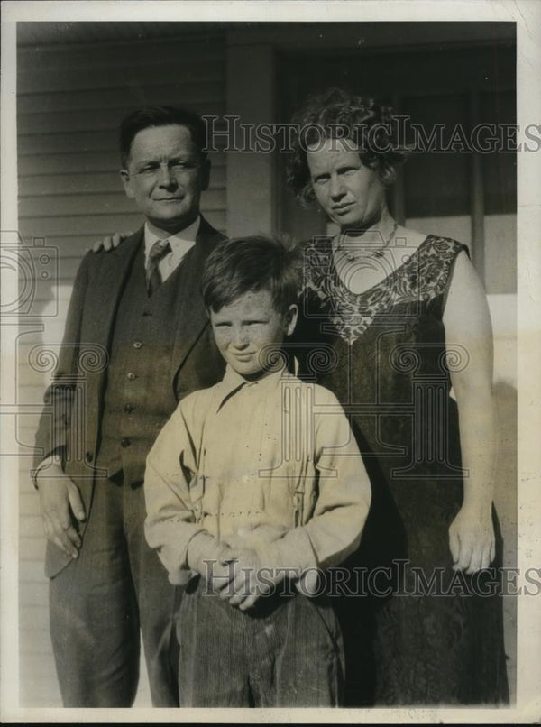 Harvey Marcis Richard Leon George Burrows with his parents 1931 Vintage ...