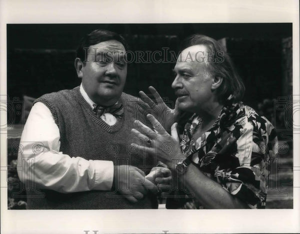 1997 Press Photo David Schramm and Howard Hesseman in Man of the Momen ...