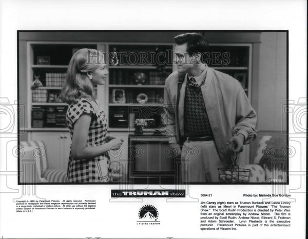 1998 Press Photo Jim Carrey and Laura Linney star in The Truman Show ...
