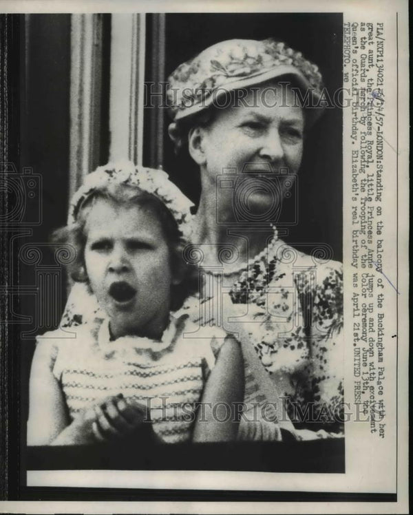 Queen Elizabeth II & little Princess Anne 1957 Vintage Press Photo ...