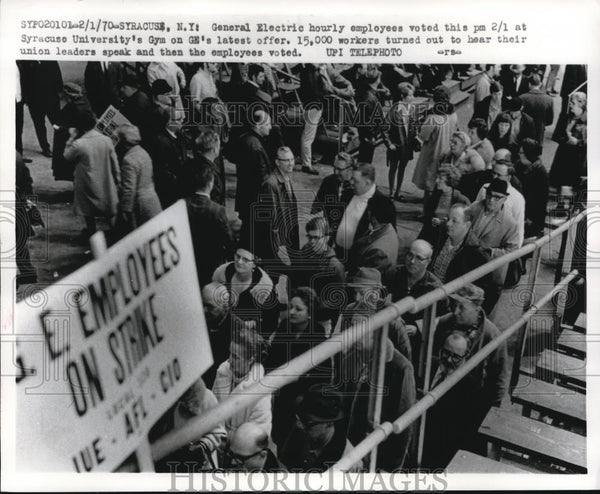 General Electric workers as leader speaks 1970 Vintage Press Photo ...