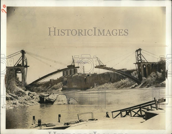 Rainbow bridge construction at Niagara Falls NY 1941 Vintage Press ...