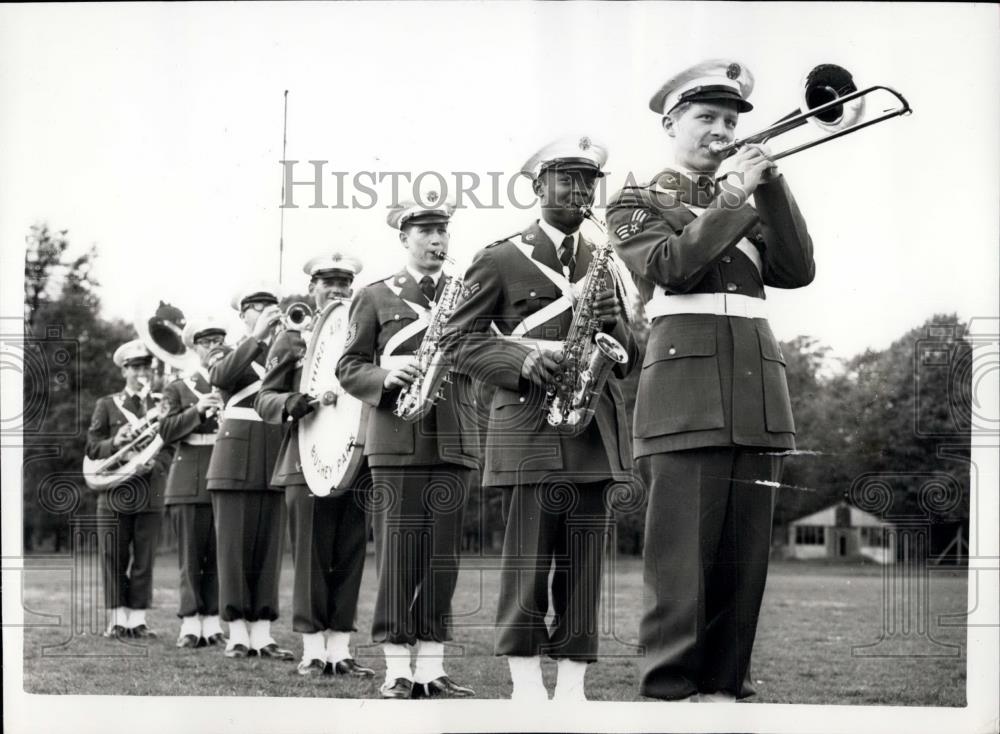 1956 Press Photo U.S. Air Force band rehearses for searchlight tattoo ...