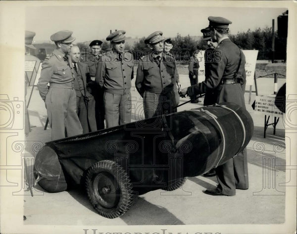 1957 Press Photo School of Infantry, Warminster, - Historic Images