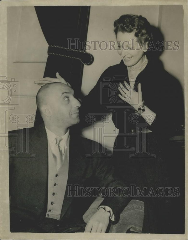 1953 Press Photo Actors Eve Lister and George Pastell star in The King ...
