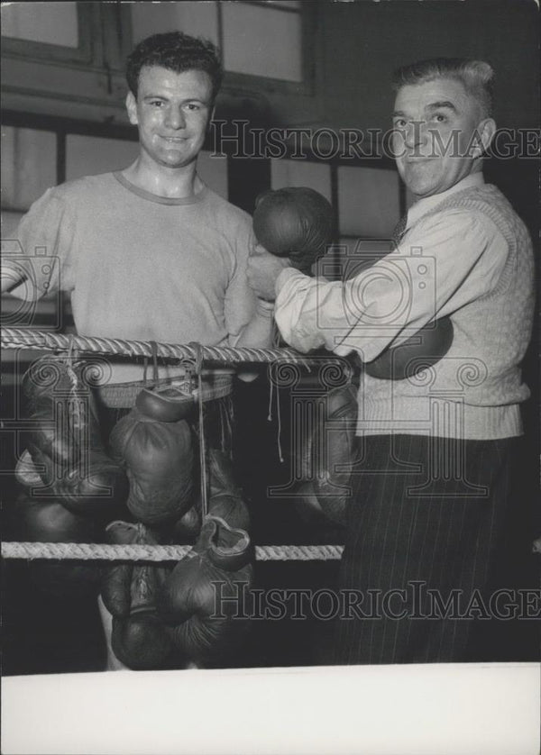 1953 Press Photo Cliff Curvis & His Father & his coach and Trainer ...