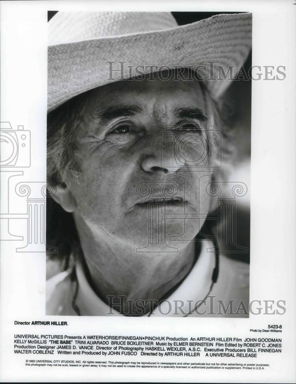 1993 Press Photo Director Arthur Hiller in Universal Pictures The Babe ...