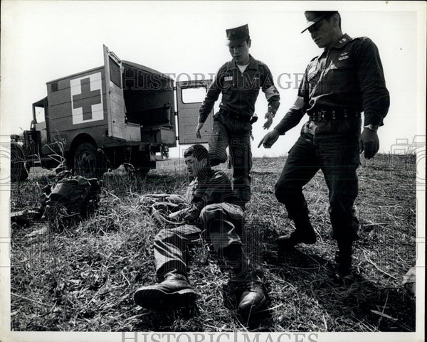 1982 Press Photo Japanese Self Defense Forces Airborne Brigade ...