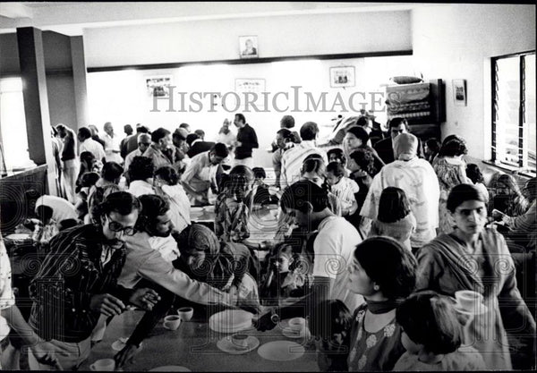 Press Photo Pakistani Refugees Flee Into Kenya - Historic Images