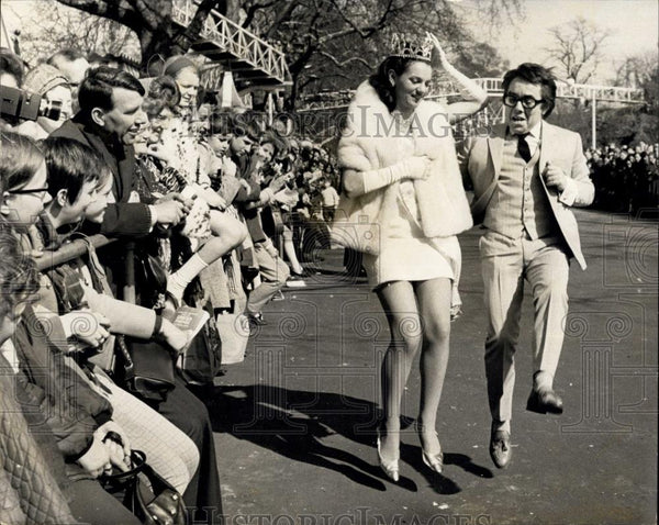 1969 Press Photo comedian Ronnie Corbett & Easter PrincessChristine Ha ...