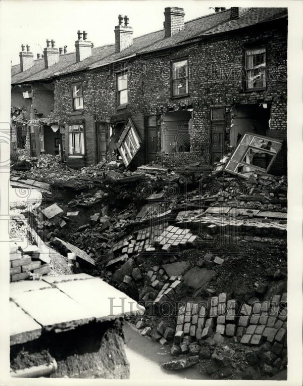 1957 Press Photo wrecked homes, during the "creeping earthquake" at Fa ...