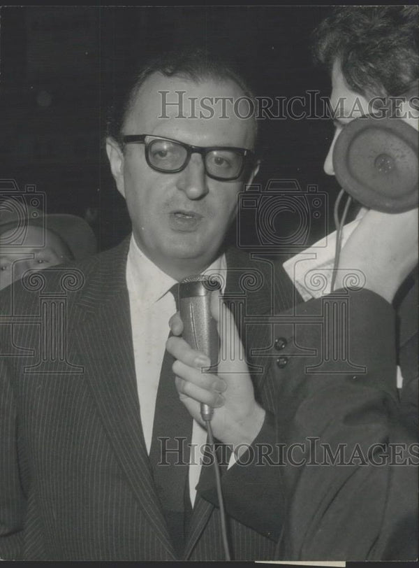 1964 Press Photo Goncourt Prize Goes To George Conchon For Book "The W ...