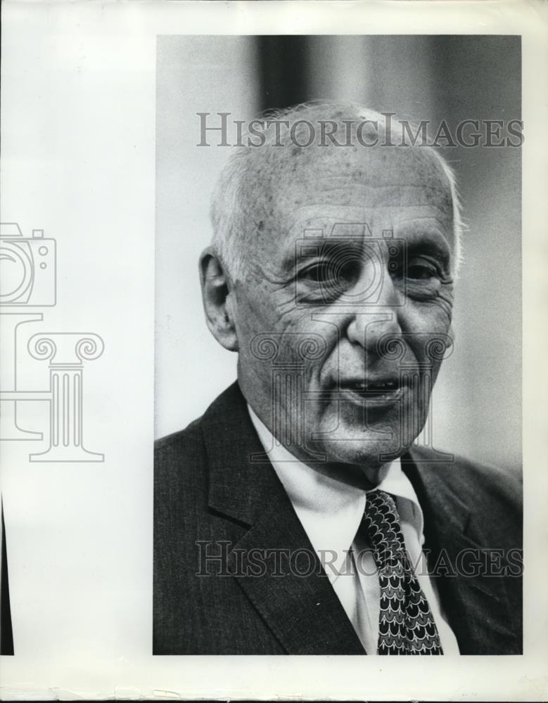 1976 Press Photo Albert H. Gordon - ora27220 - Historic Images