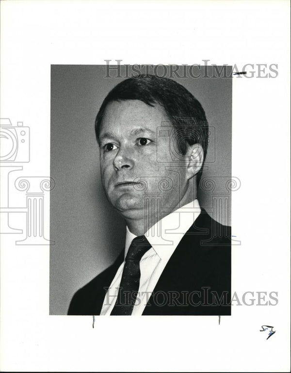 1991 Press Photo Wickliffe Pattishall, Jr President of Chicago deferre ...