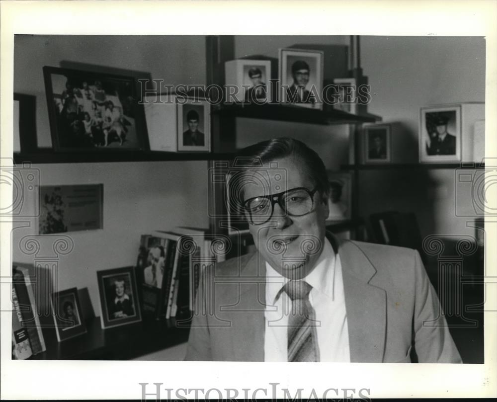 1991 Press Photo Clergyman Council Member And Businessman Ron Hart - o ...