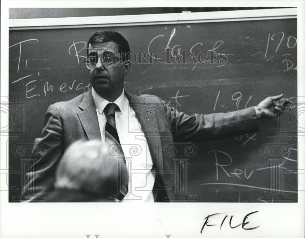 1988 Press Photo Lawyer Joe Meissner - Historic Images