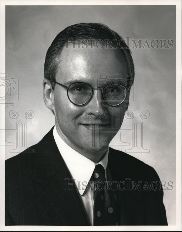 1992 Press Photo Thomas F. O'Toole, Stouffer Hotels & Resorts senior d ...
