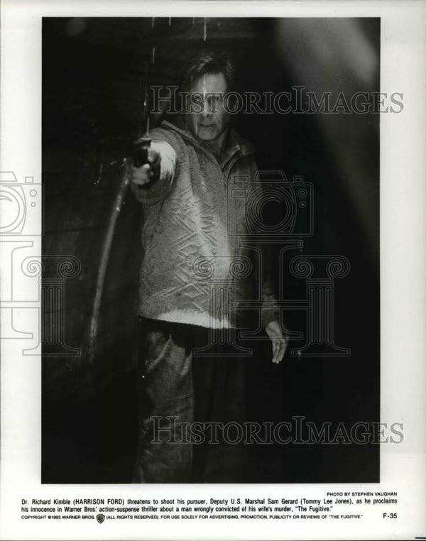 1993 Press Photo Harrison Ford stars as Dr. Richard Kimble in The Fugi ...
