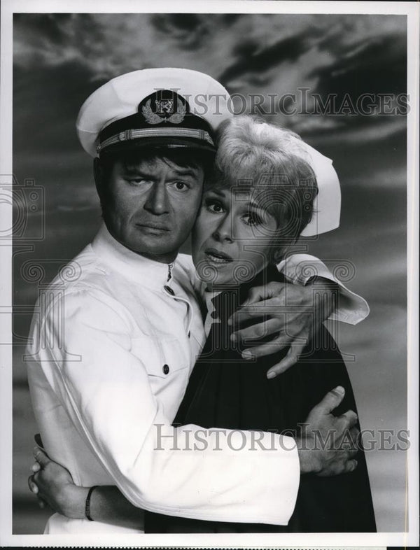 1968 Press Photo Larry Stoorch & Barbara Stuart in The Queen & I - cvp ...
