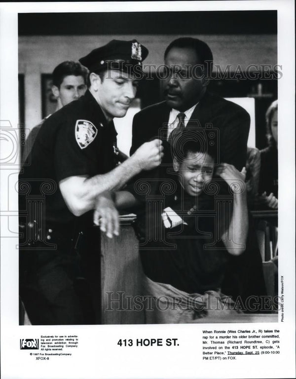 1997 Press Photo Wes Charles Jr & Richard Roundtree in 413 Hope St ...