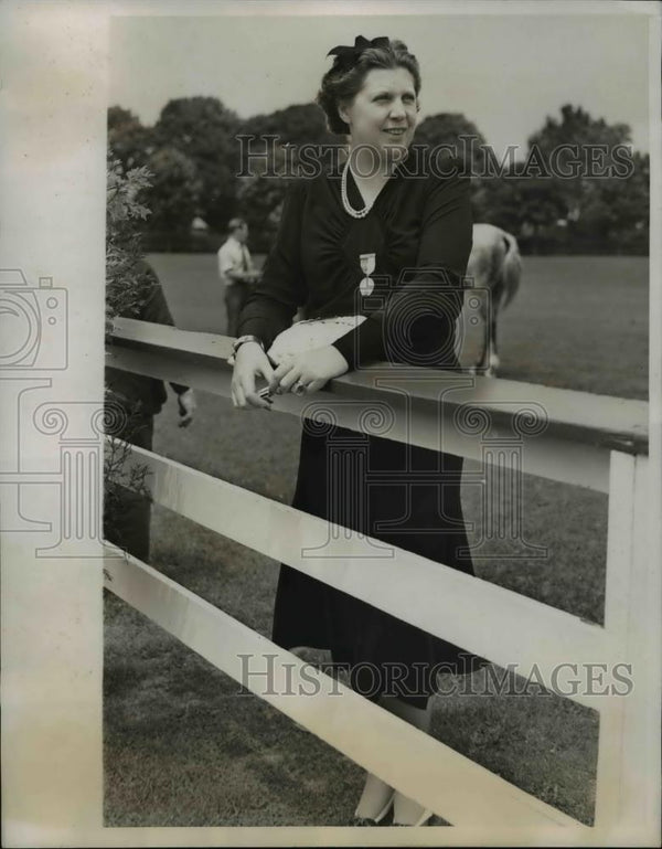 Mrs Reed Albee chair of Westchester Horse show in NY 1939 Vintage Press ...