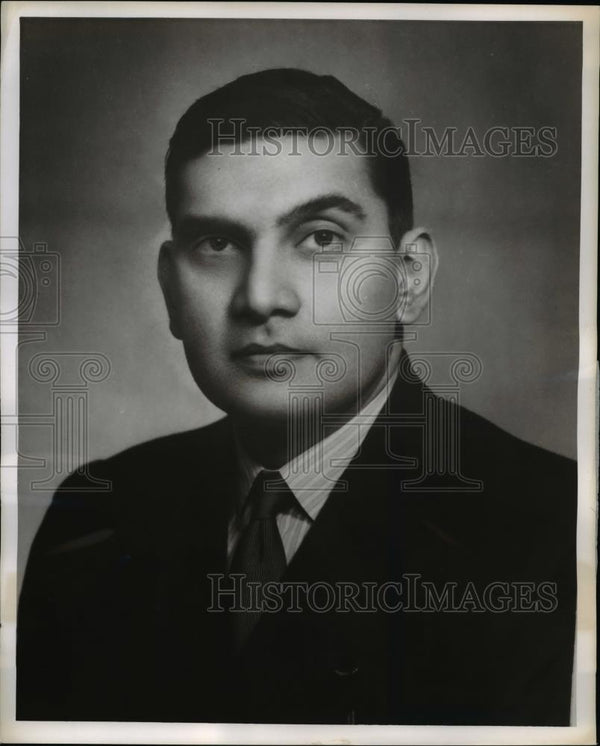 1957 Press Photo Dr. Rustom Jal Vakil of King Edward Hospital-Award Wi ...