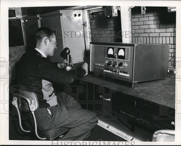 1952 Press Photo Fred Hudson Safety Dept With Remote Control Unit ...