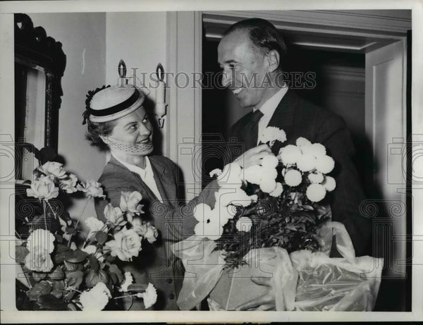 1954 Press Photo British Consul-General For Chicago Area Robert Whyte ...