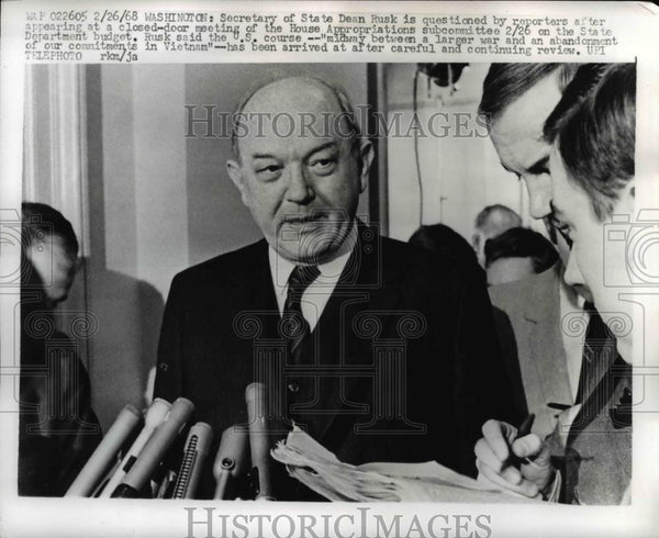 1968 Press Photo Secretary of State Dean Rusk Questioned by Reporters ...