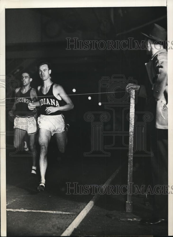 1941 Press Photo Roy Cochran Wins Western Conference Track Meet in Ind ...