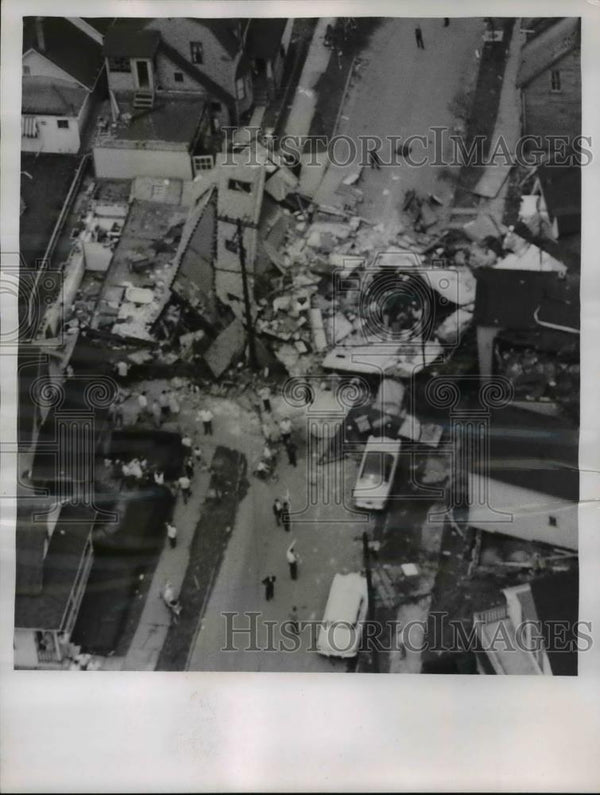 1966 Press Photo Winds Up to 70 MPH Destroyed Home in Cleveland Ohio ...