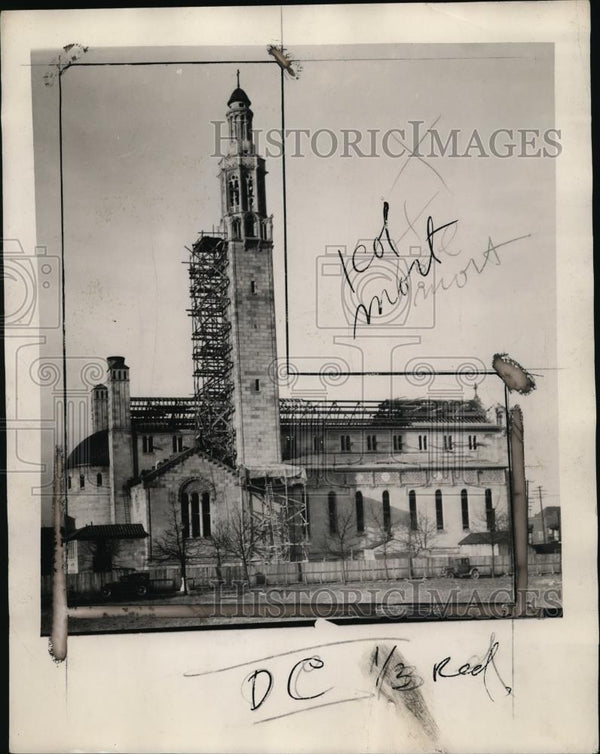 1923 Press Photo 190 foot tall bell towers of St Ignatius church ...