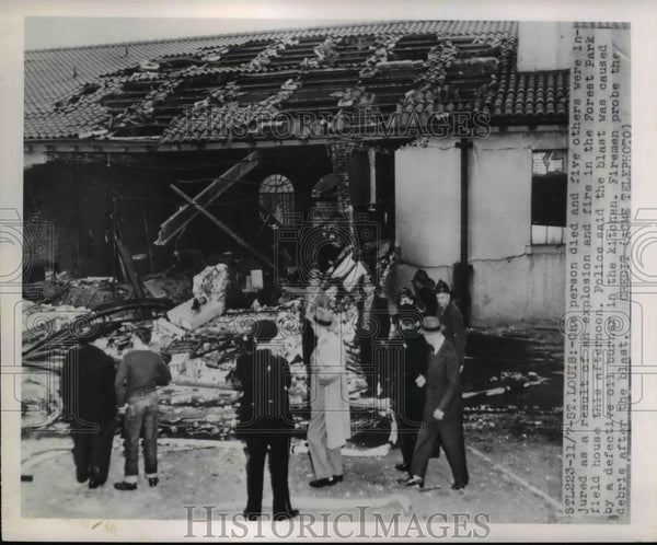 1949 Press Photo Explosion Wreckage at Forest Park Field House, St. Lo ...