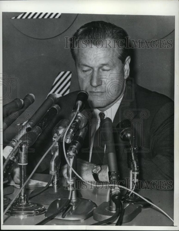 1961 Press Photo New York Saddened Governor Nelson Rockefeller after r ...