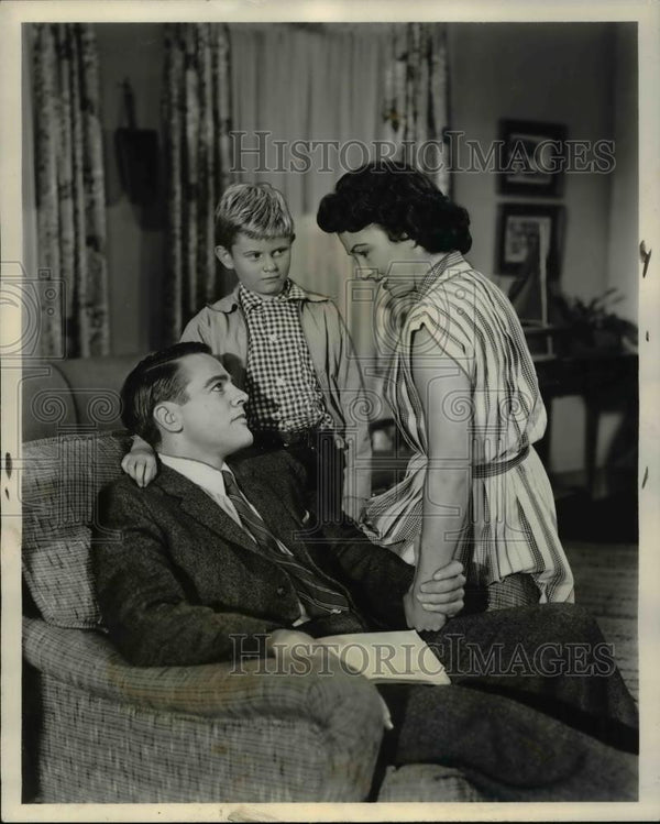 1956 Press Photo Kevin McCarthy & Maxine Cooper in Schlitz Playhouse o ...