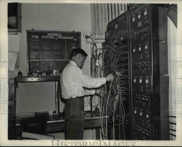1937 Press Photo Master Switchboard at State Department Ran by Sec of ...