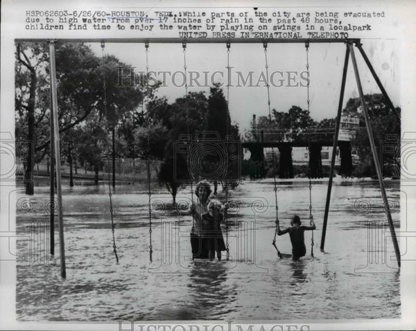 1960 Press Photo Houston Texas Flooded Over 17 Inches of Rain in 2 Day ...