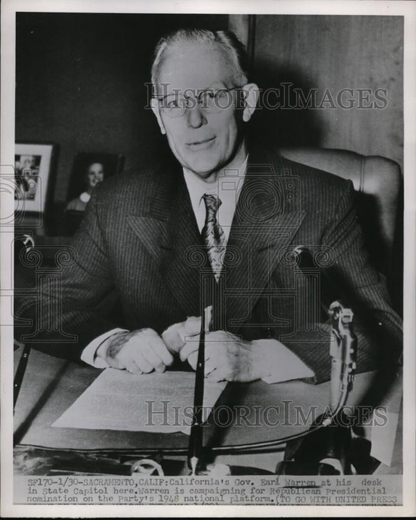 1952 Press Photo California Governor Earl Warren In State Capitol ...
