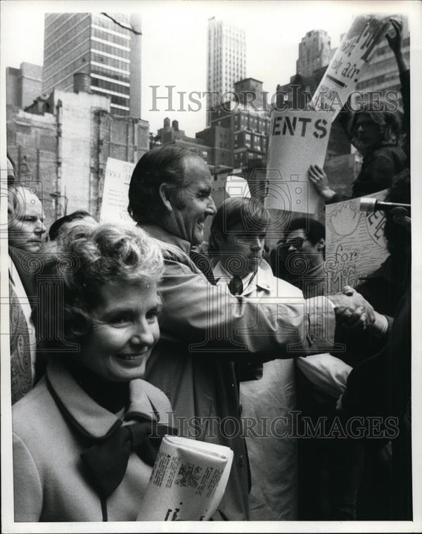 1972 Press Photo New York-Sen. George McGovern and wife Eleanor on Fif ...