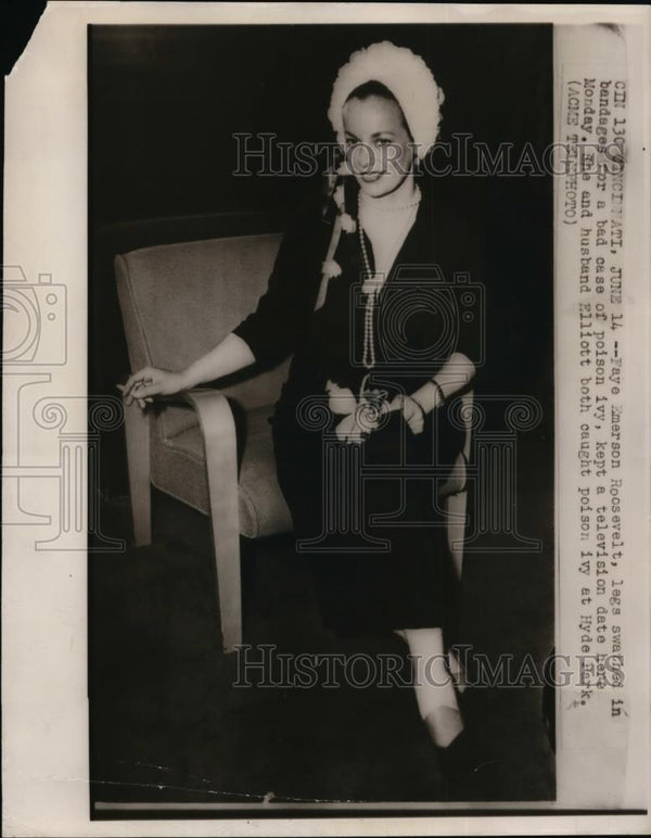 1949 Press Photo Faye Emerson Roosevelt, Poison ivy Hyde Park ...