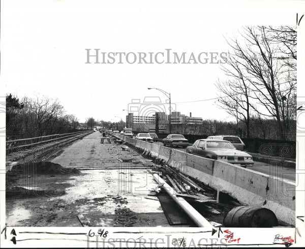 1986 Press Photo Lorain Rd Bridge between Cleveland & Fairview Park ...