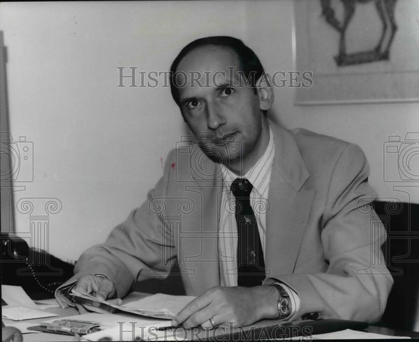 1976 Press Photo Philip Resnick, Psychiatric clinic director for commo ...