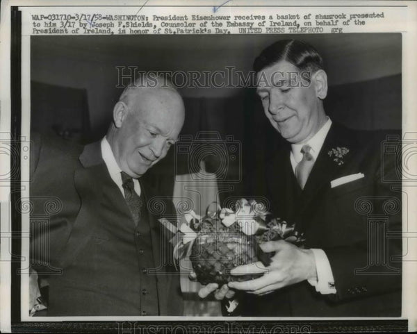 1958 Press Photo President Eisenhower & Joseph Shields of Ireland - ne ...
