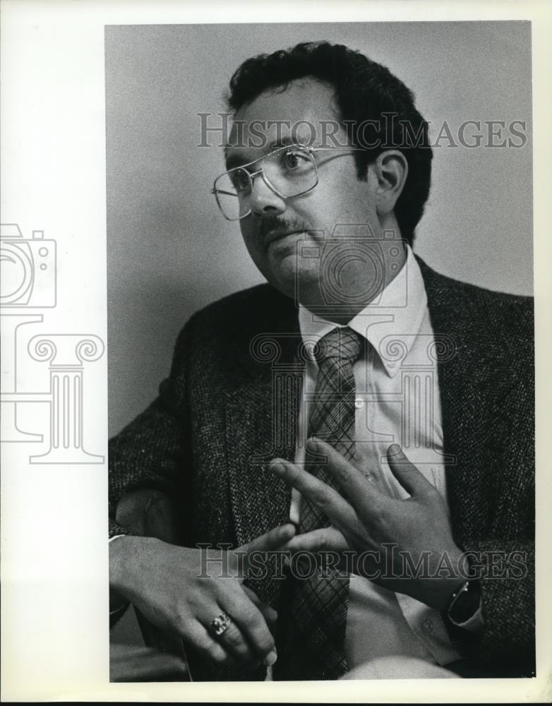 1986 Press Photo Matthew E Simek - ora79504 - Historic Images