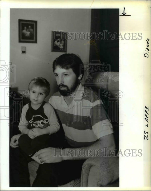 1989 Press Photo Scott Lapp and son Timothy - ora51469 - Historic Images